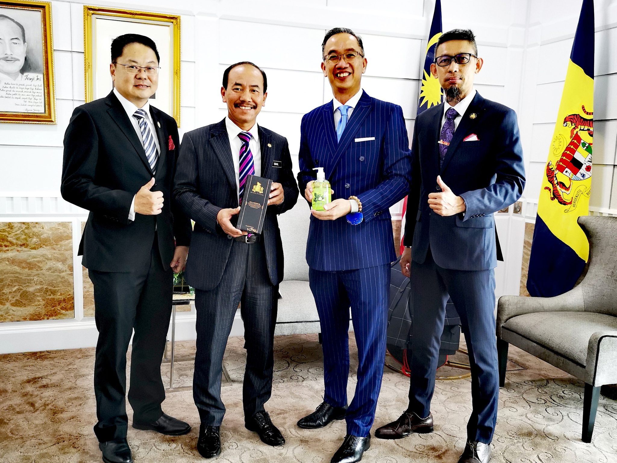 Malaysia's Largest VVIP Bespoke Tailoring & Suit Store | MYSUIT